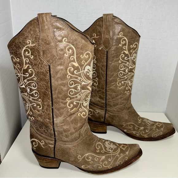 Circle G | Shoes | Circle G Light Brown Leather Embroidered Snip Toe ...